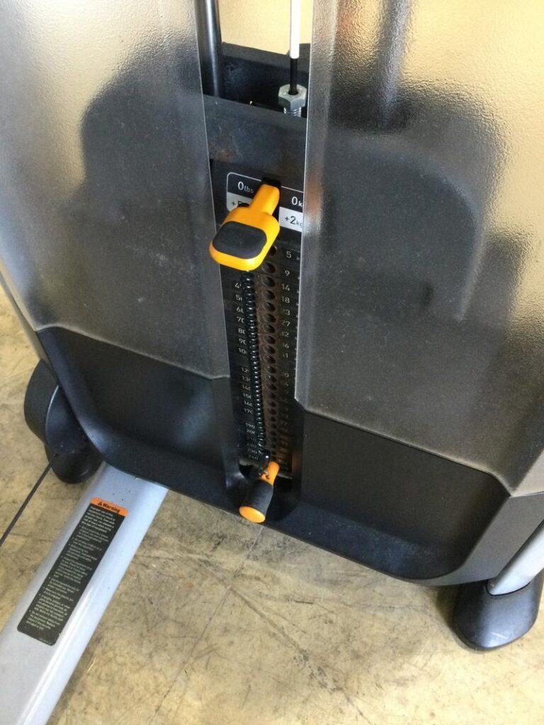 Precor Discovery Series Diverging Lat Pulldown - Uzed