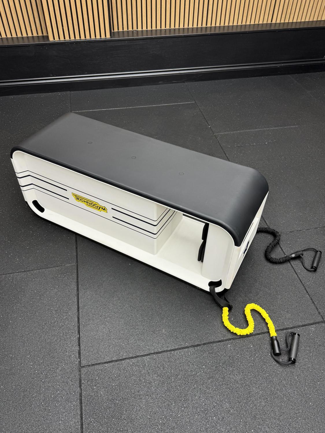 Technogym Bench Christian Dior (DGY1CD) - Uzed