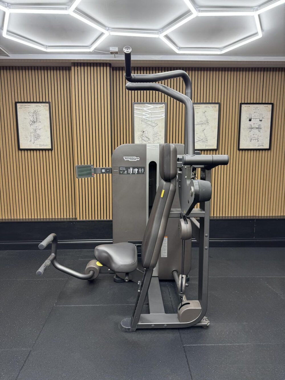 Technogym Artis Vertical Traction (MK71) Carbon Grey - Uzed