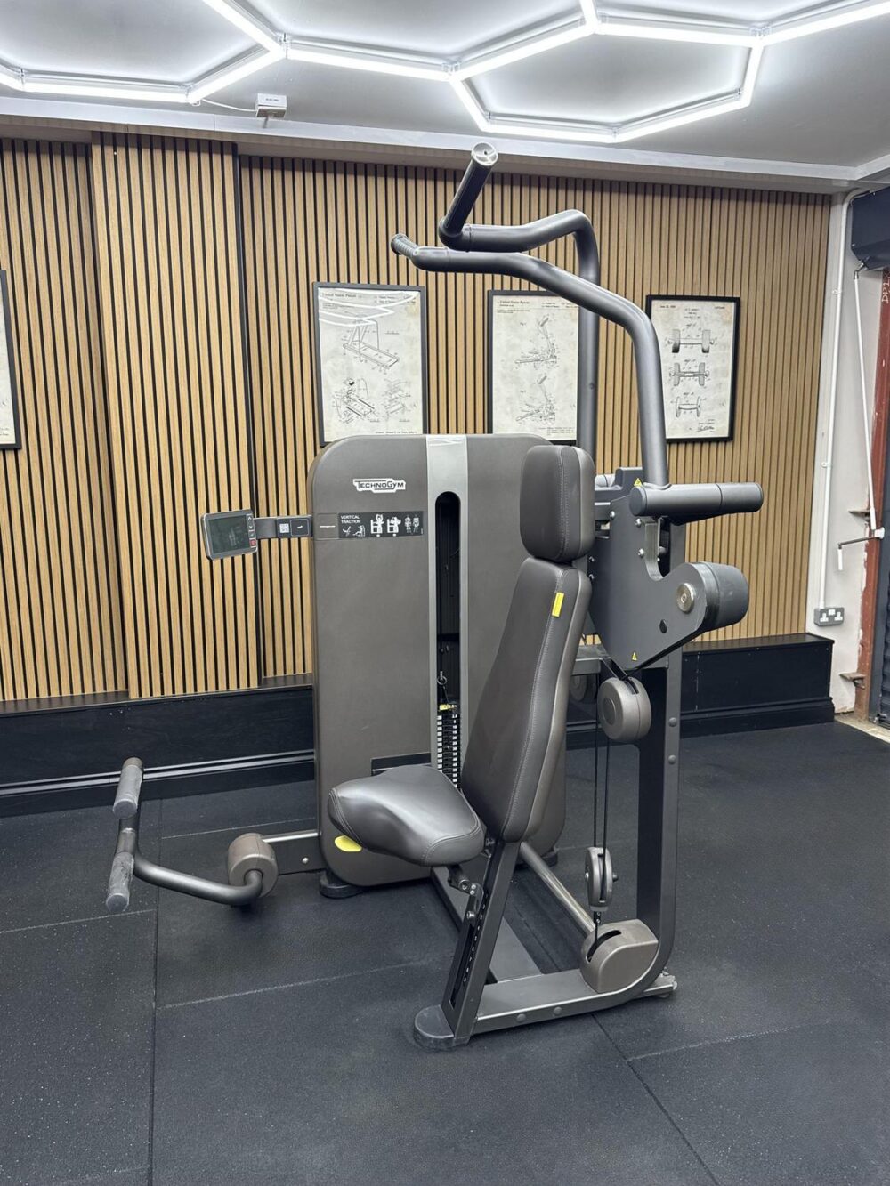 Technogym Artis Vertical Traction (MK71) Carbon Grey - Uzed