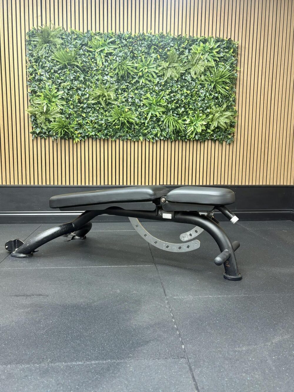 Matrix Aura G3 Adjustable Bench Black - Uzed